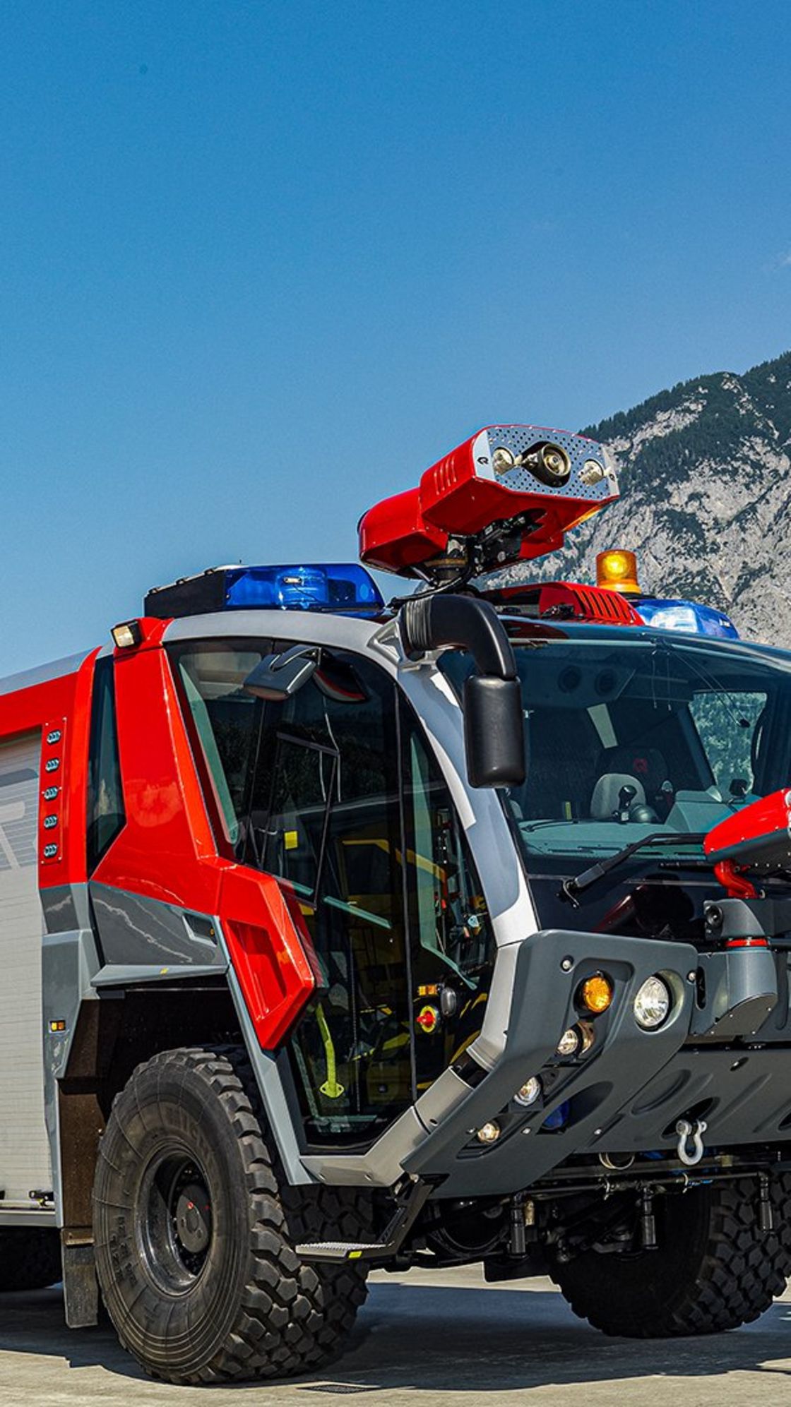 30 Years PANTHER | Approach with a kick