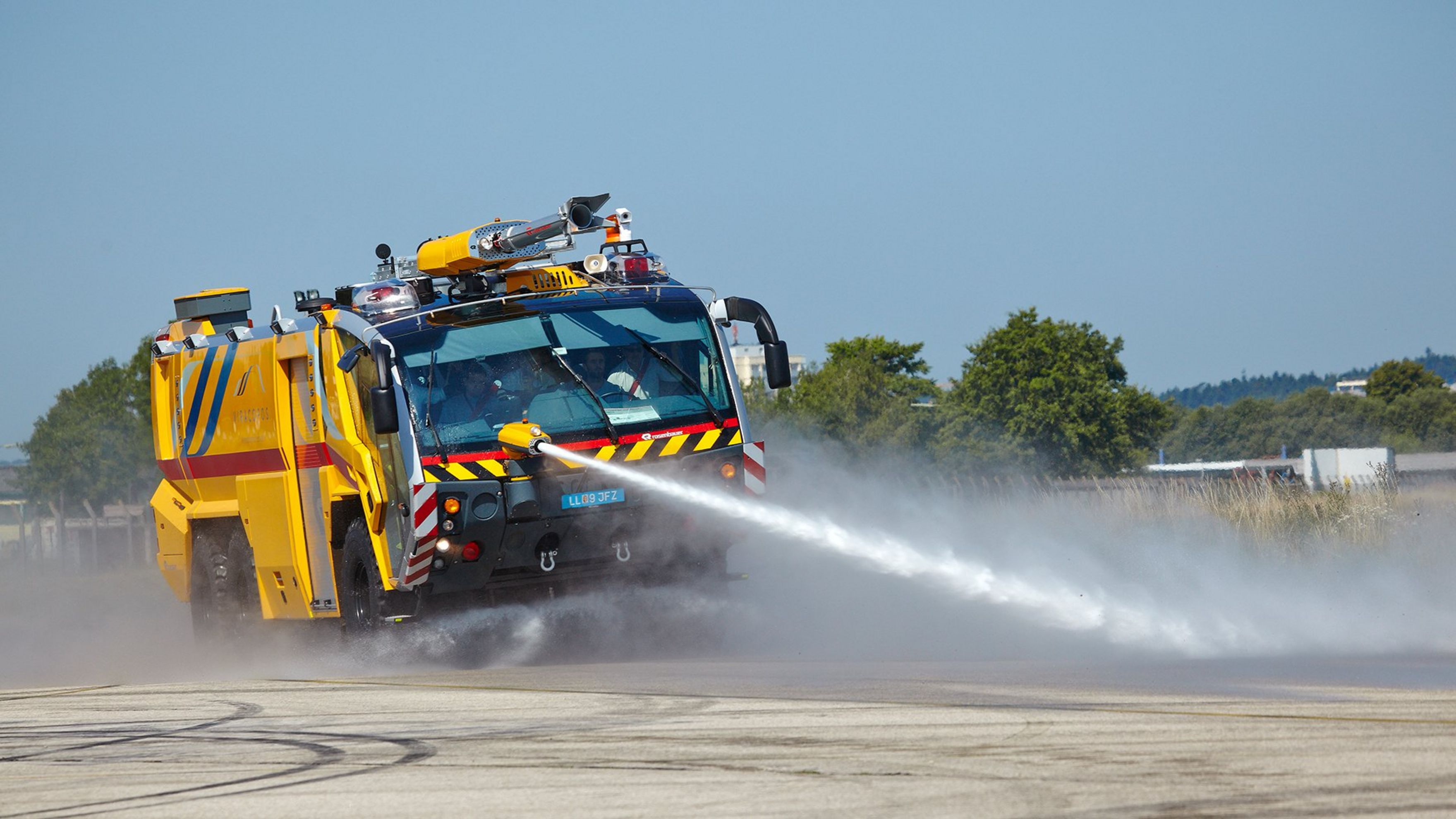 30 Years PANTHER | Fire-red or yellowish-green